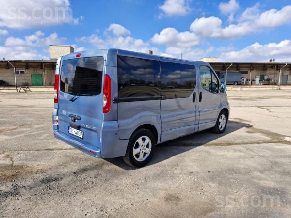 Opel Vivaro 2009 in Bauska, with an engine capacity of 2.00 L and mileage of 234 thousand km for 8300 €, photo 5 on AUTOMOTO.COM.LV