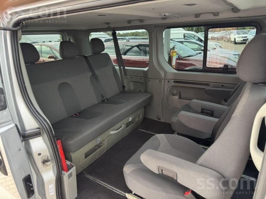 Opel Vivaro 2010 Talsi, ar dzinēja tilpumu 2.50 L un nobraukumu 297 tūkst. km par 9995 €, foto 12 vietnē AUTOMOTO.COM.LV