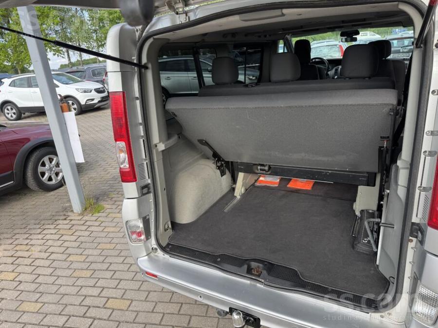 Opel Vivaro 2010 Talsi, ar dzinēja tilpumu 2.50 L un nobraukumu 297 tūkst. km par 9995 €, foto 13 vietnē AUTOMOTO.COM.LV