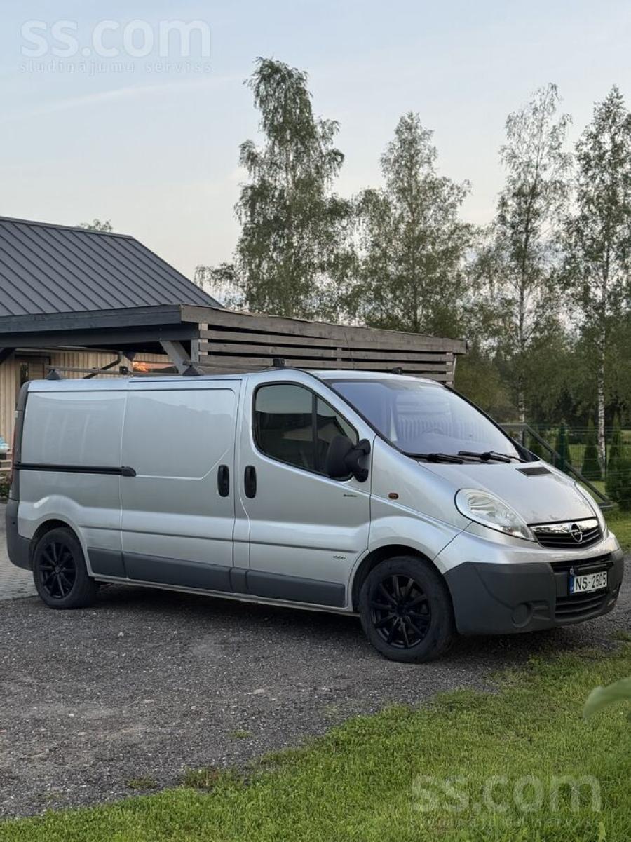Opel Vivaro 2011 in Valmiera, with an engine capacity of 2.00 L and mileage of 297 thousand km for 5800 €, photo 1 on AUTOMOTO.COM.LV