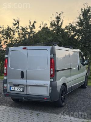 Opel Vivaro 2011 in Valmiera, with an engine capacity of 2.00 L and mileage of 297 thousand km for 5800 €, photo 3 on AUTOMOTO.COM.LV