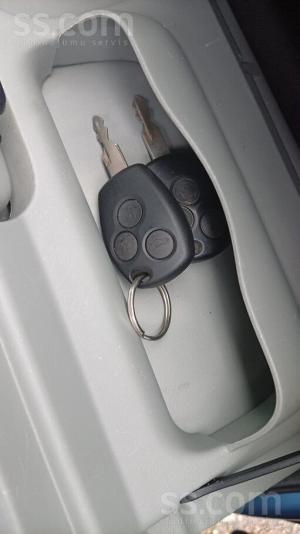 Opel Vivaro 2012 Rīga, ar dzinēja tilpumu 2.50 L un nobraukumu 220 tūkst. km par 9450 €, foto 14 vietnē AUTOMOTO.COM.LV