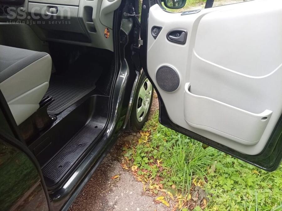 Opel Vivaro 2012 Rīga, ar dzinēja tilpumu 2.50 L un nobraukumu 220 tūkst. km par 9450 €, foto 25 vietnē AUTOMOTO.COM.LV