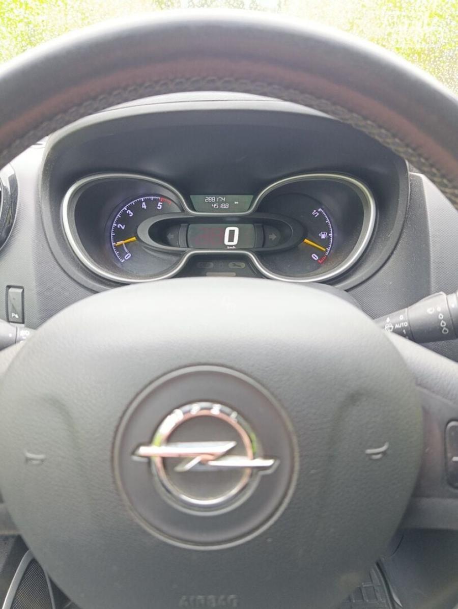 Opel Vivaro 2015 in Vilnius, with an engine capacity of 1.60 L and mileage of 288 thousand km for 9100 €, photo 11 on AUTOMOTO.COM.LV