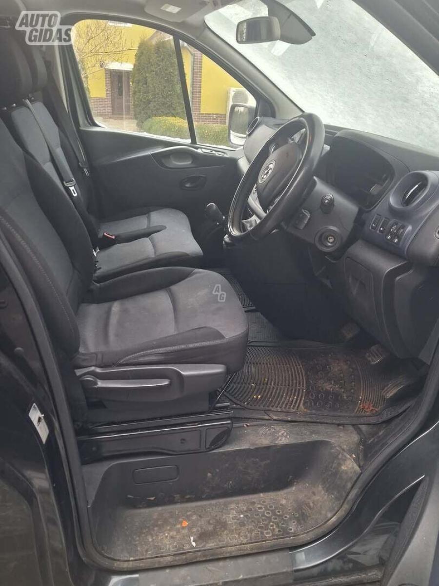 Opel Vivaro 2016 in Radviliskis, with an engine capacity of 1.60 L and mileage of 295 thousand km for 4500 €, photo 6 on AUTOMOTO.COM.LV