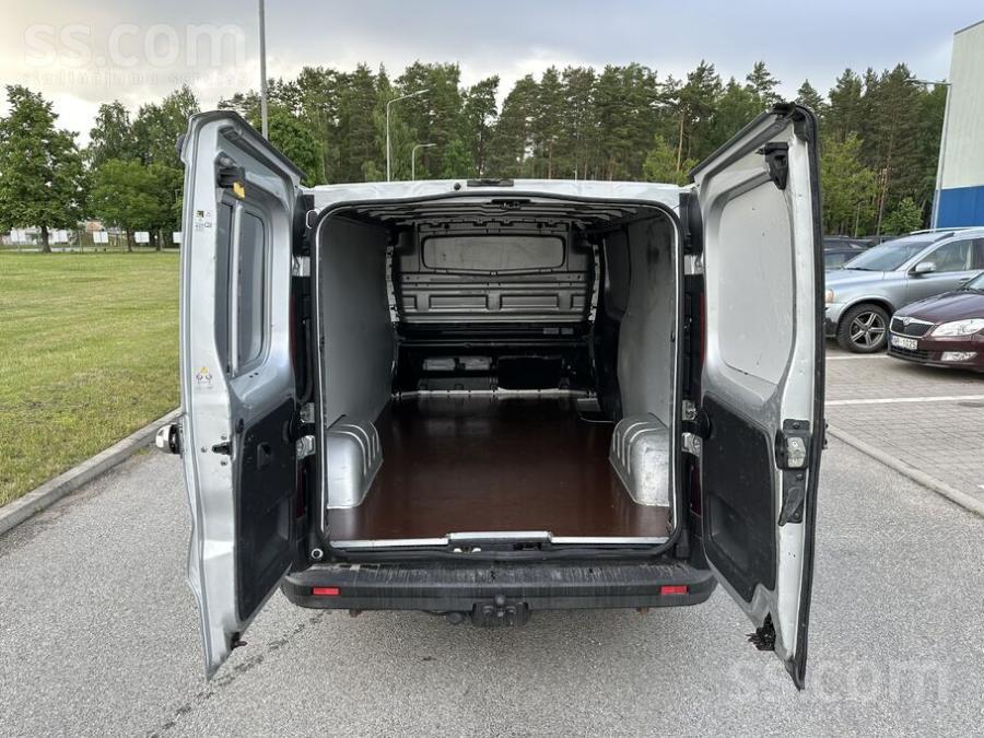 Opel Vivaro 2016 in Jelgava, with an engine capacity of 1.60 L and mileage of 136 thousand km for 6100 €, photo 8 on AUTOMOTO.COM.LV