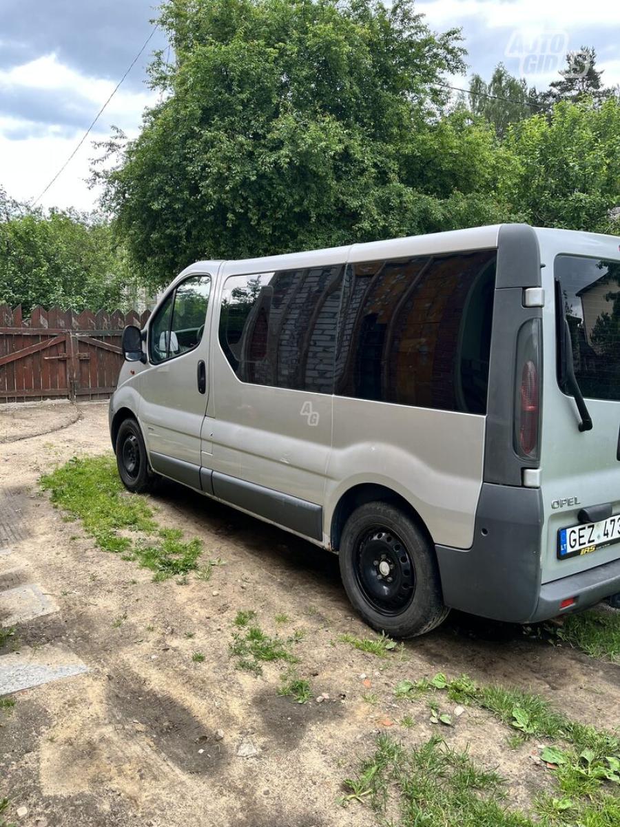 Opel Vivaro 2003 in Vilnius, with an engine capacity of 1.90 L and mileage of 390 thousand km for 2700 €, photo 7 on AUTOMOTO.COM.LV