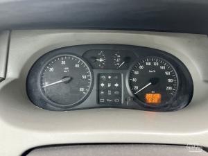 Opel Vivaro 2003 in Vilnius, with an engine capacity of 1.90 L and mileage of 390 thousand km for 2700 €, photo 9 on AUTOMOTO.COM.LV