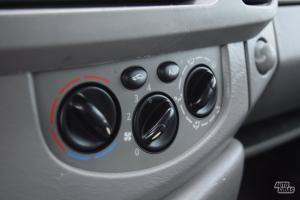 Opel Vivaro 2005 Viļņa, ar dzinēja tilpumu 1.90 L un nobraukumu 278 tūkst. km par 4750 €, foto 16 vietnē AUTOMOTO.COM.LV