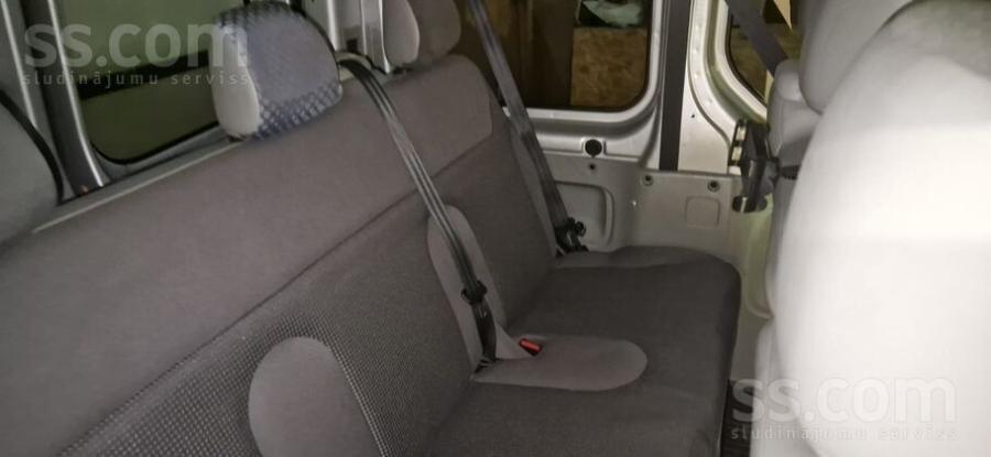 Opel Vivaro 2008 Rīga, ar dzinēja tilpumu 2.00 L un nobraukumu 245 tūkst. km par 6999 €, foto 5 vietnē AUTOMOTO.COM.LV