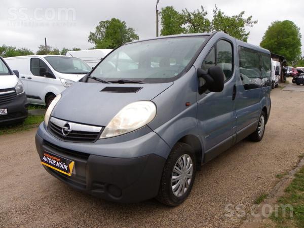 Opel Vivaro 2009 in Valka, with an engine capacity of 2.00 L and mileage of 117 thousand km for 6999 €, photo 4 on AUTOMOTO.COM.LV
