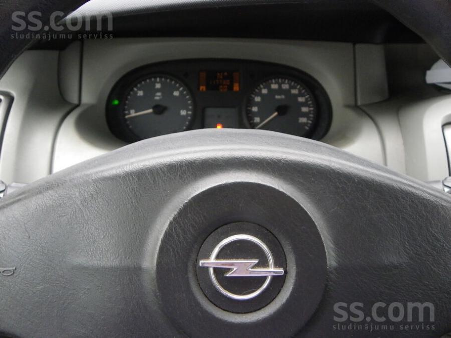 Opel Vivaro 2009 in Valka, with an engine capacity of 2.00 L and mileage of 117 thousand km for 6999 €, photo 9 on AUTOMOTO.COM.LV