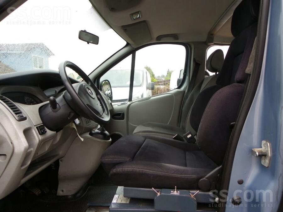 Opel Vivaro 2009 in Valka, with an engine capacity of 2.00 L and mileage of 117 thousand km for 6999 €, photo 15 on AUTOMOTO.COM.LV