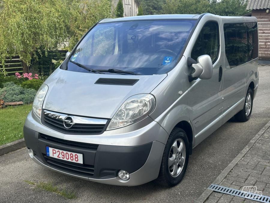 Opel Vivaro 2009 in Vilnius, with an engine capacity of 2.50 L and mileage of 224 thousand km for 6450 €, photo 1 on AUTOMOTO.COM.LV