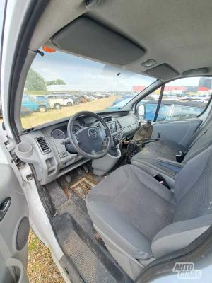 Opel Vivaro 2009 in Siauliai, with an engine capacity of 2.50 L and mileage of 495 thousand km for 1500 €, photo 6 on AUTOMOTO.COM.LV