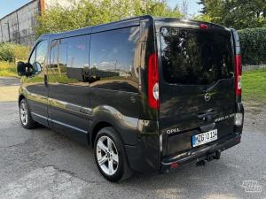 Opel Vivaro 2011 in Siauliai, with an engine capacity of 2.50 L and mileage of 200 thousand km for 10450 €, photo 4 on AUTOMOTO.COM.LV