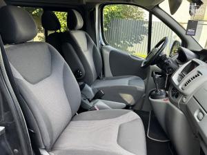 Opel Vivaro 2011 in Siauliai, with an engine capacity of 2.50 L and mileage of 200 thousand km for 10450 €, photo 11 on AUTOMOTO.COM.LV