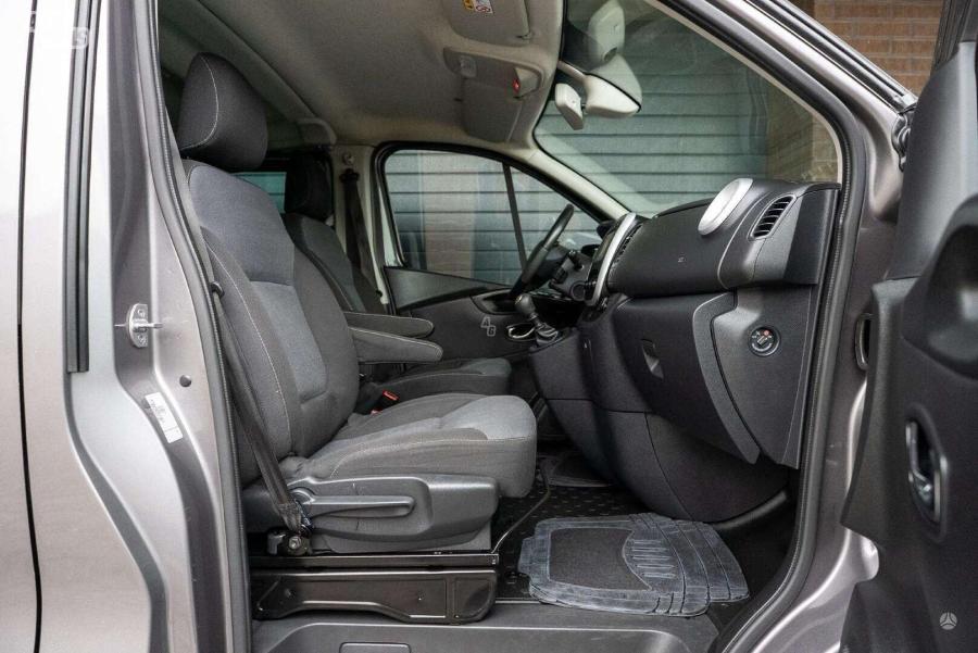 Opel Vivaro 2019 in Marijampole, with an engine capacity of 1.60 L and mileage of 221 thousand km for 14450 €, photo 34 on AUTOMOTO.COM.LV