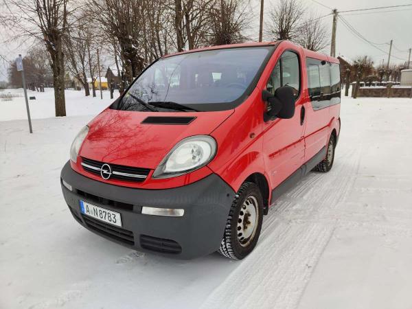Red Opel Vivaro 2003 in Kelme, with an engine capacity of 1.90 L and mileage of 173 thousand km for 3500 €, photo 1 on AUTOMOTO.COM.LV