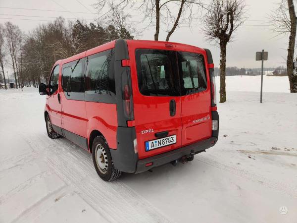 Red Opel Vivaro 2003 in Kelme, with an engine capacity of 1.90 L and mileage of 173 thousand km for 3500 €, photo 3 on AUTOMOTO.COM.LV
