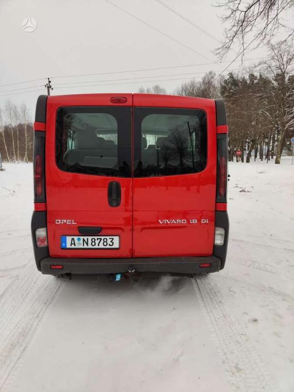 Red Opel Vivaro 2003 in Kelme, with an engine capacity of 1.90 L and mileage of 173 thousand km for 3500 €, photo 4 on AUTOMOTO.COM.LV