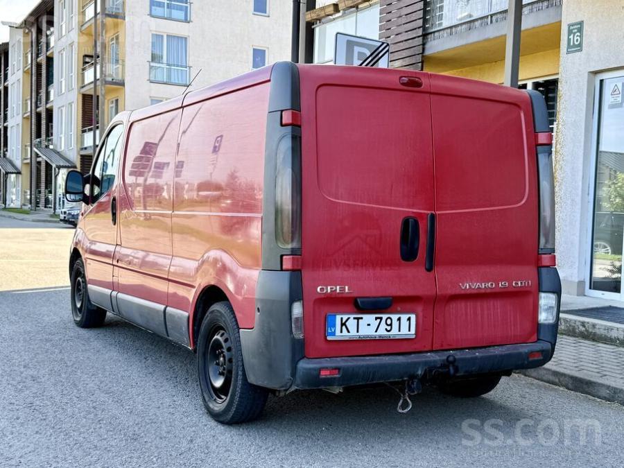 Red Opel Vivaro 2004 in Riga, with an engine capacity of 1.90 L and mileage of 442 thousand km for 2750 €, photo 4 on AUTOMOTO.COM.LV