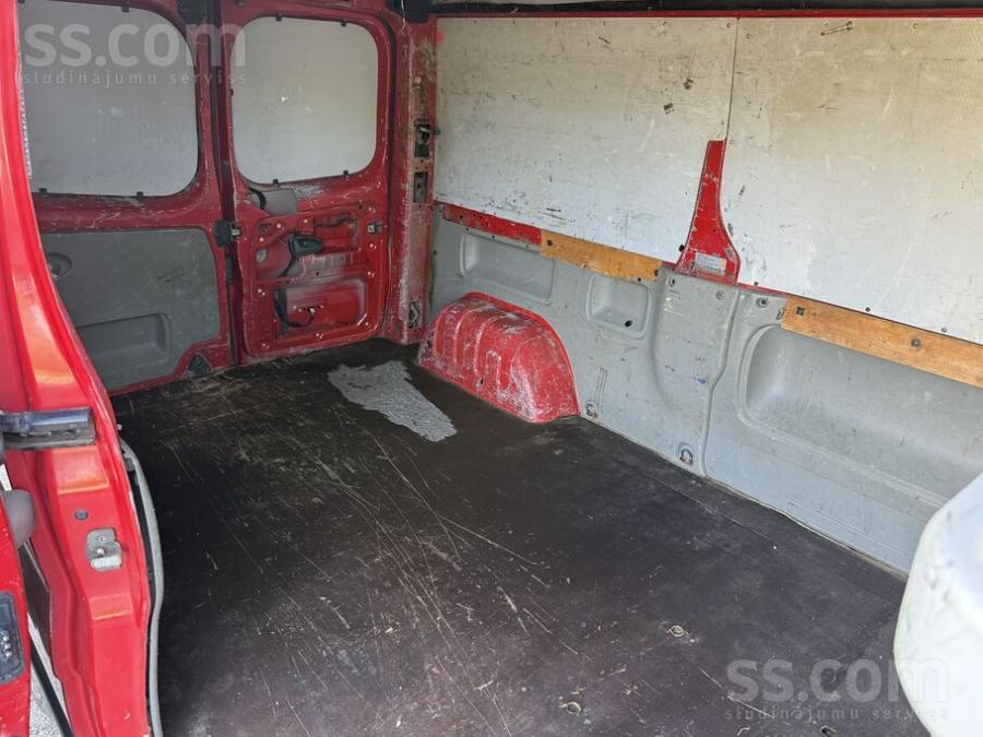 Red Opel Vivaro 2004 in Riga, with an engine capacity of 1.90 L and mileage of 442 thousand km for 2750 €, photo 9 on AUTOMOTO.COM.LV