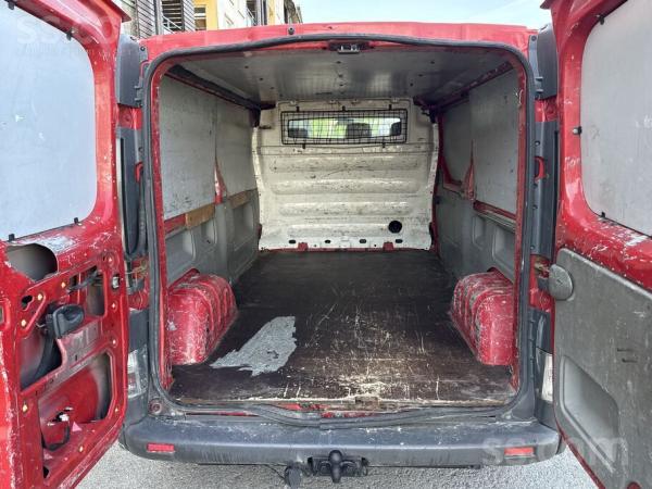 Sarkans Opel Vivaro 2004 Rīga, ar dzinēja tilpumu 1.90 L un nobraukumu 442 tūkst. km par 2750 €, foto 6 vietnē AUTOMOTO.COM.LV