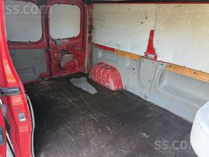 Red Opel Vivaro 2004 in Riga, with an engine capacity of 1.90 L and mileage of 442 thousand km for 2750 €, photo 9 on AUTOMOTO.COM.LV
