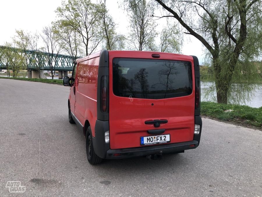 Red Opel Vivaro 2005 in Kaunas, with an engine capacity of 1.90 L and mileage of 270 thousand km for 3400 €, photo 3 on AUTOMOTO.COM.LV