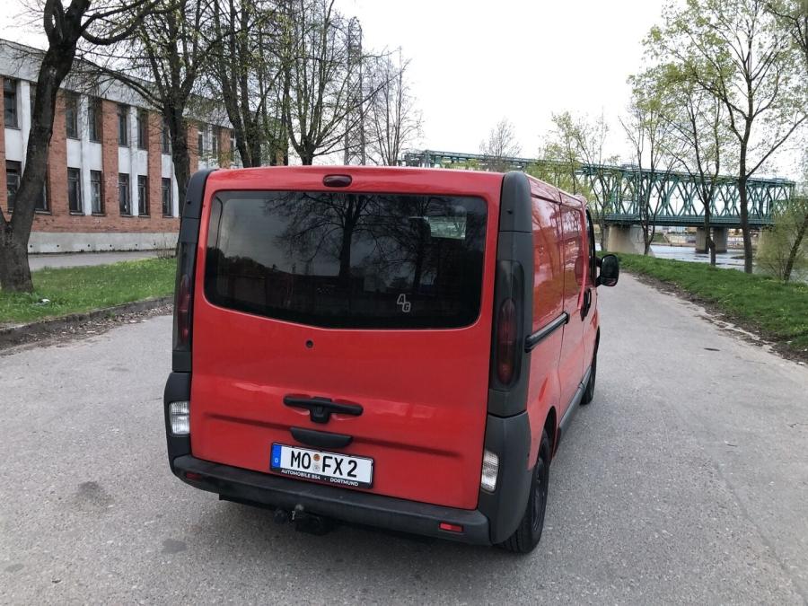 Red Opel Vivaro 2005 in Kaunas, with an engine capacity of 1.90 L and mileage of 270 thousand km for 3400 €, photo 5 on AUTOMOTO.COM.LV