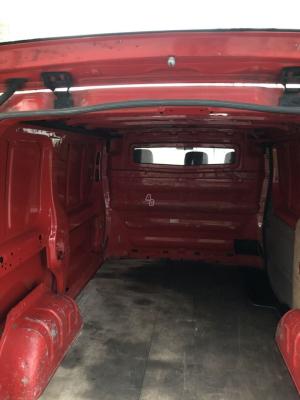 Red Opel Vivaro 2005 in Kaunas, with an engine capacity of 1.90 L and mileage of 270 thousand km for 3400 €, photo 7 on AUTOMOTO.COM.LV