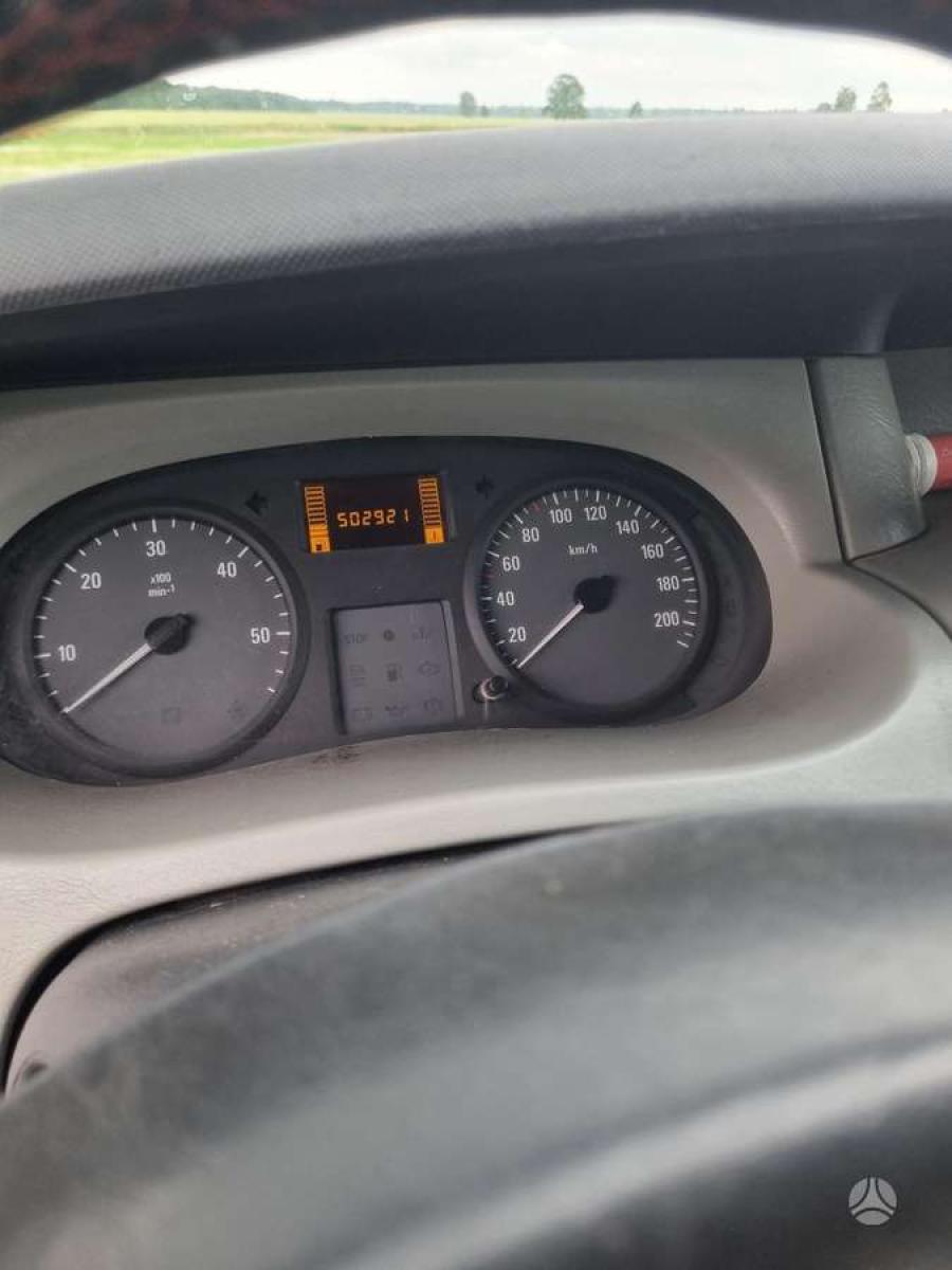 Red Opel Vivaro 2007 in Kaunas, with an engine capacity of 2.00 L and mileage of 503 thousand km for 3500 €, photo 3 on AUTOMOTO.COM.LV