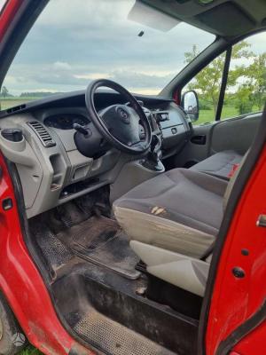 Red Opel Vivaro 2007 in Kaunas, with an engine capacity of 2.00 L and mileage of 503 thousand km for 3500 €, photo 4 on AUTOMOTO.COM.LV