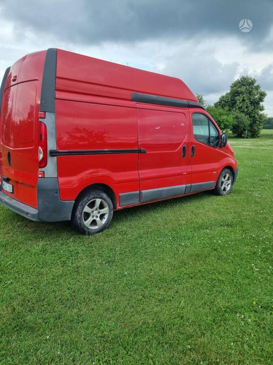 Red Opel Vivaro 2007 in Kaunas, with an engine capacity of 2.00 L and mileage of 503 thousand km for 3500 €, photo 5 on AUTOMOTO.COM.LV