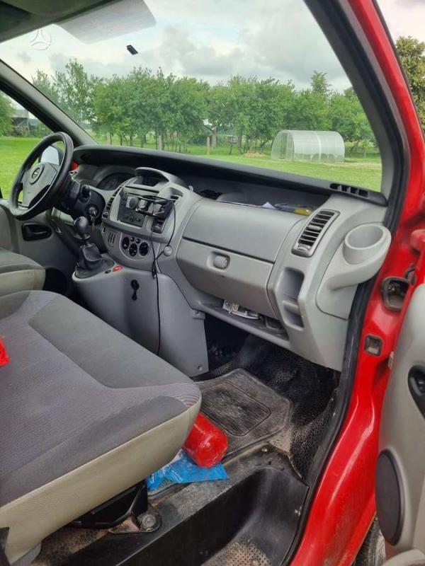 Red Opel Vivaro 2007 in Kaunas, with an engine capacity of 2.00 L and mileage of 503 thousand km for 3500 €, photo 7 on AUTOMOTO.COM.LV