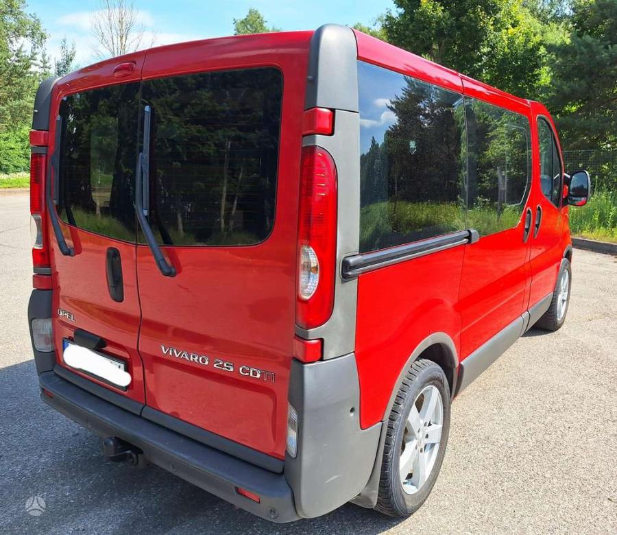 Sarkans Opel Vivaro 2009 Panevēža, ar dzinēja tilpumu 2.50 L un nobraukumu 452 tūkst. km par 5500 €, foto 5 vietnē AUTOMOTO.COM.LV