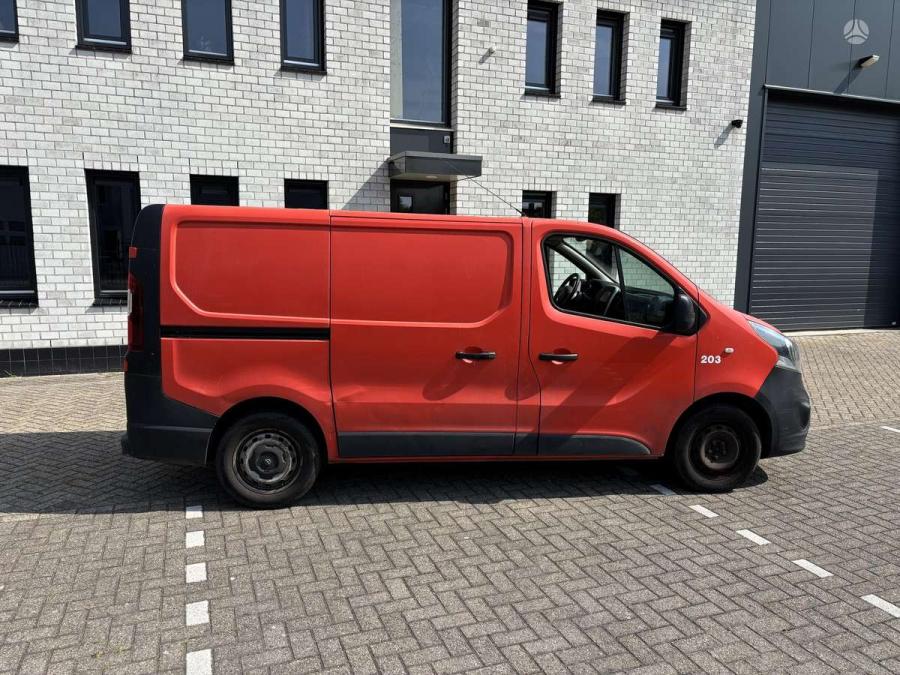 Sarkans Opel Vivaro 2015 Kauņa, ar dzinēja tilpumu 1.60 L un nobraukumu 163 tūkst. km par 5950 €, foto 8 vietnē AUTOMOTO.COM.LV