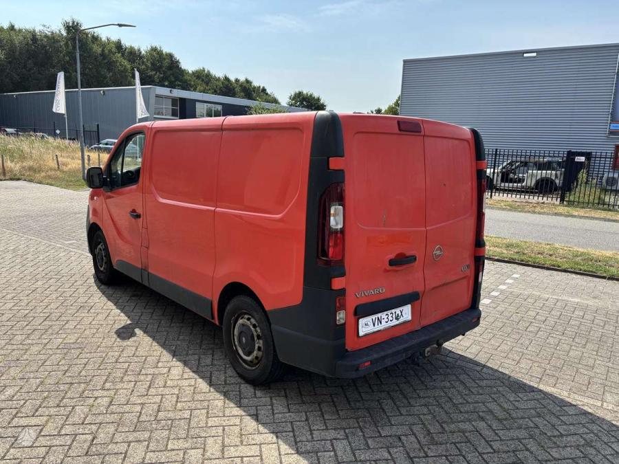 Sarkans Opel Vivaro 2015 Kauņa, ar dzinēja tilpumu 1.60 L un nobraukumu 163 tūkst. km par 5950 €, foto 9 vietnē AUTOMOTO.COM.LV