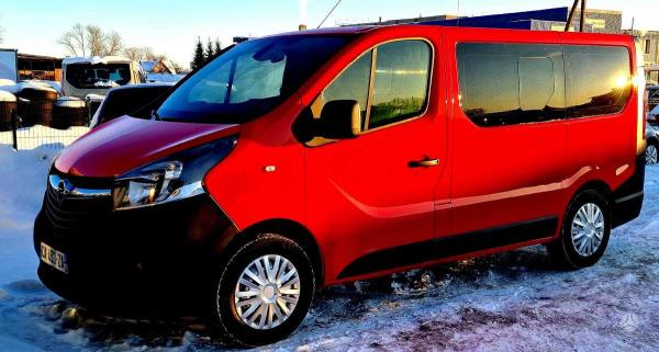 Red Opel Vivaro 2016 in Kretinga, with an engine capacity of 1.60 L and mileage of 189 thousand km for 12950 €, photo 5 on AUTOMOTO.COM.LV