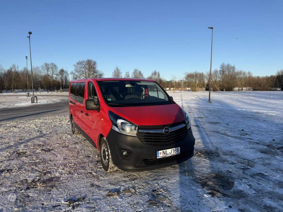 Red Opel Vivaro 2017 in Panevezys, with an engine capacity of 1.60 L and mileage of 175 thousand km for 12500 €, photo 1 on AUTOMOTO.COM.LV