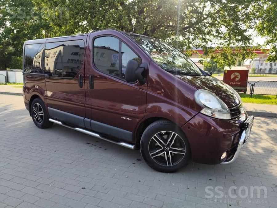 Sarkans Opel Vivaro 2004 Rēzekne, ar dzinēja tilpumu 2.50 L un nobraukumu 245 tūkst. km par 5350 €, foto 2 vietnē AUTOMOTO.COM.LV