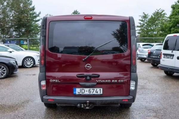 Sarkans Opel Vivaro 2004 Liepāja, ar dzinēja tilpumu 2.50 L un nobraukumu 305 tūkst. km par 5500 €, foto 3 vietnē AUTOMOTO.COM.LV