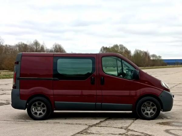 Red Opel Vivaro 2004 in Riga, with an engine capacity of 1.90 L and mileage of 320 thousand km for 3500 €, photo 6 on AUTOMOTO.COM.LV