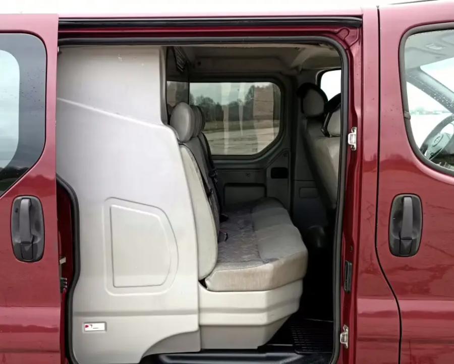 Sarkans Opel Vivaro 2004 Rīga, ar dzinēja tilpumu 1.90 L un nobraukumu 320 tūkst. km par 3500 €, foto 10 vietnē AUTOMOTO.COM.LV