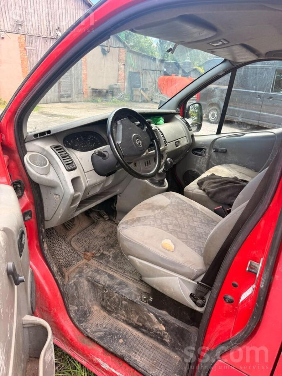 Red Opel Vivaro 2004 in Jurmala, with an engine capacity of 1.90 L and mileage of 300 thousand km for 800 €, photo 7 on AUTOMOTO.COM.LV