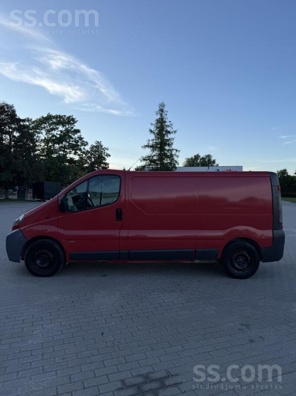 Red Opel Vivaro 2004 in Kuldiga, with an engine capacity of 1.90 L and mileage of 400 thousand km for 2650 €, photo 4 on AUTOMOTO.COM.LV