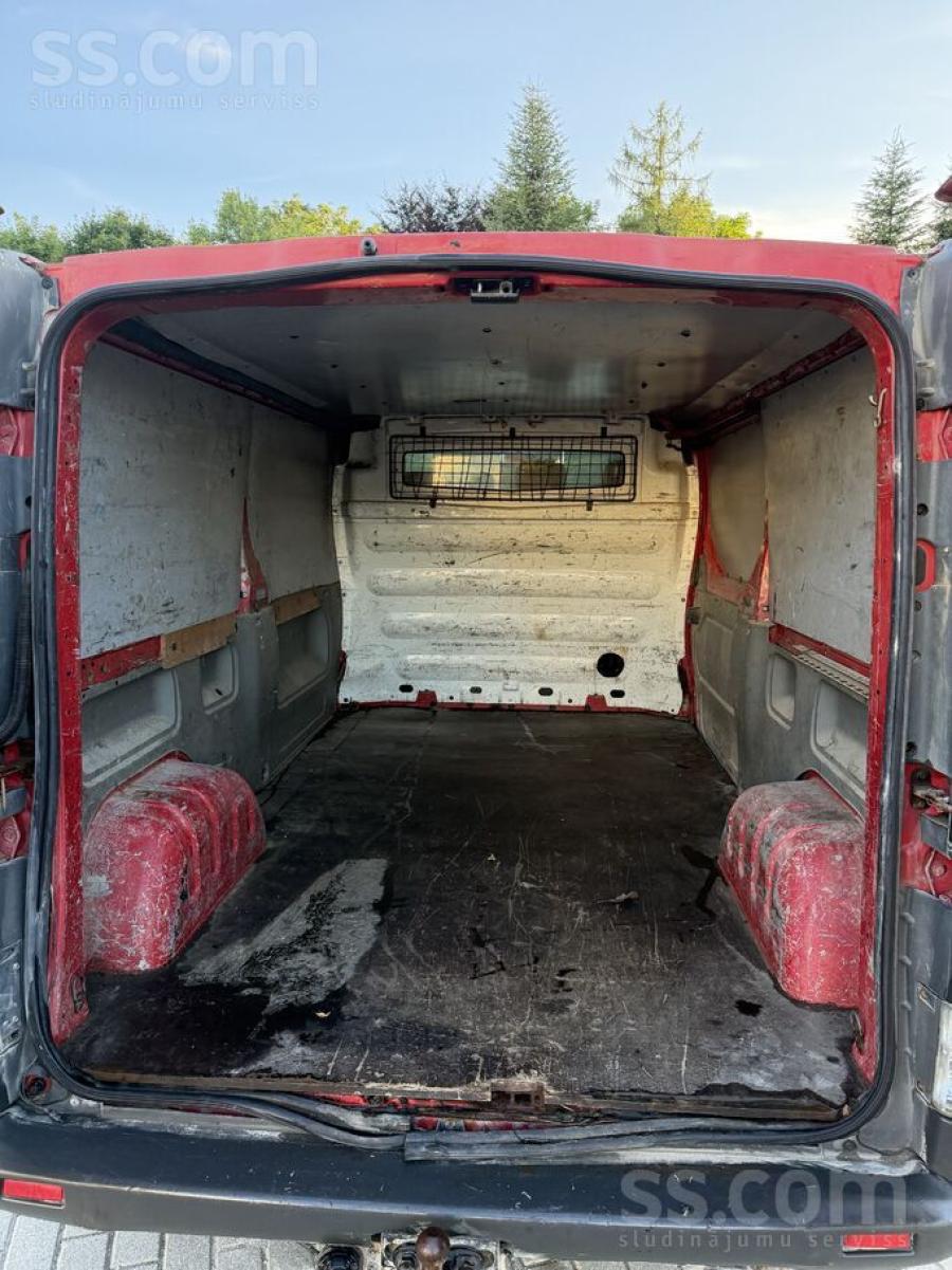 Red Opel Vivaro 2004 in Kuldiga, with an engine capacity of 1.90 L and mileage of 400 thousand km for 2650 €, photo 8 on AUTOMOTO.COM.LV