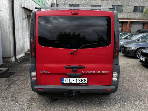 Red Opel Vivaro 2005 in Daugavpils, with an engine capacity of 1.90 L and mileage of 0 thousand km for 4590 €, photo 5 on AUTOMOTO.COM.LV