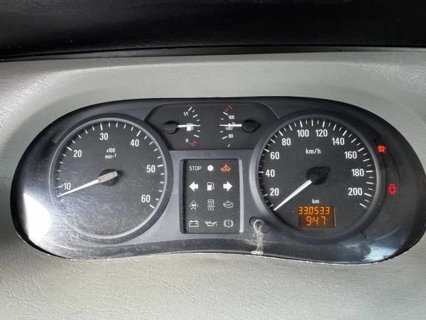 Red Opel Vivaro 2005 in Daugavpils, with an engine capacity of 1.90 L and mileage of 0 thousand km for 4590 €, photo 10 on AUTOMOTO.COM.LV